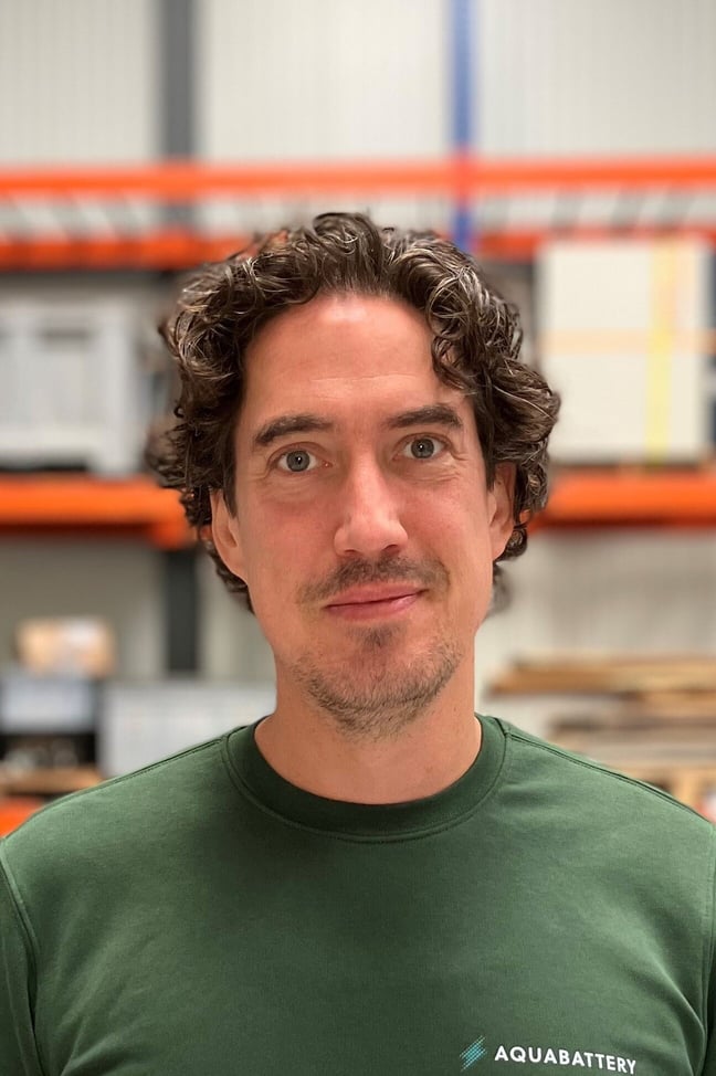 Sustainable Long Duration Energy Storage Solutions | AQUABATTERY